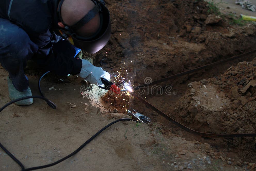 Welder editorial photo. Image of cooking, cottage, iron - 98191656