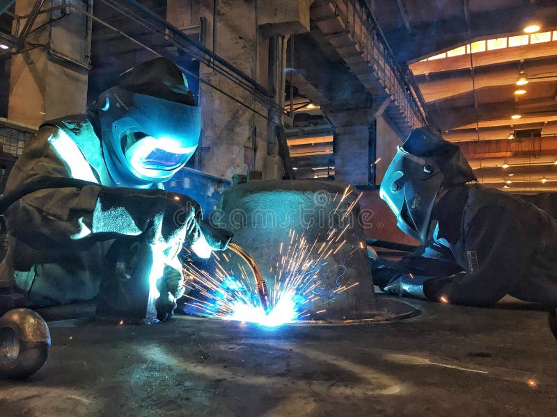 Welders editorial stock image. Image of welders, helmet - 137771144