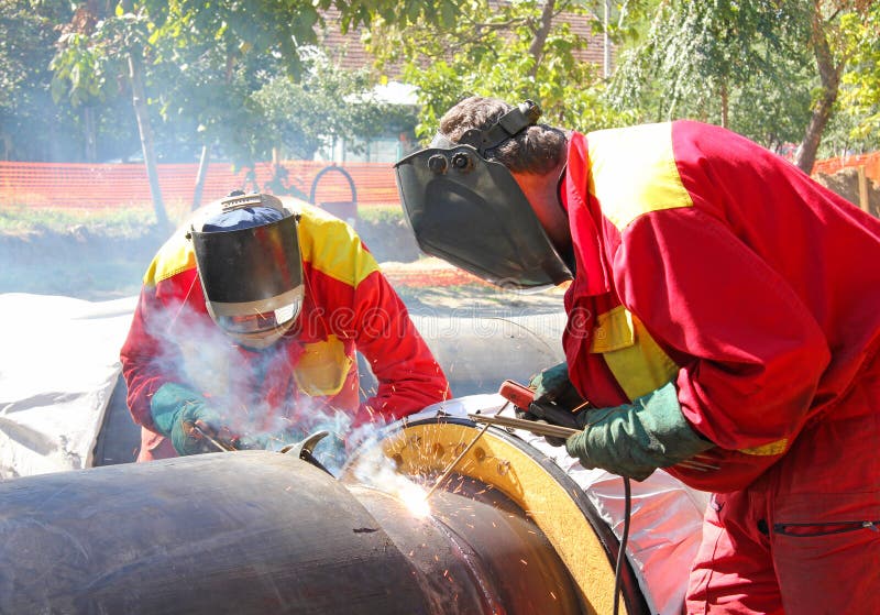 Welders at work stock image. Image of eyewear, effort - 33393461