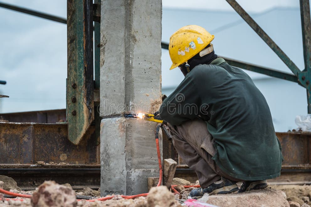 Welding Work for Joint Concrete Pile Стоковое Фото - изображение ...