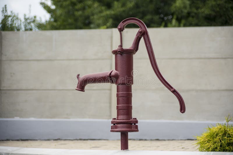 Well Hand Pump in the Garden Stock Image - Image of drink, antique ...