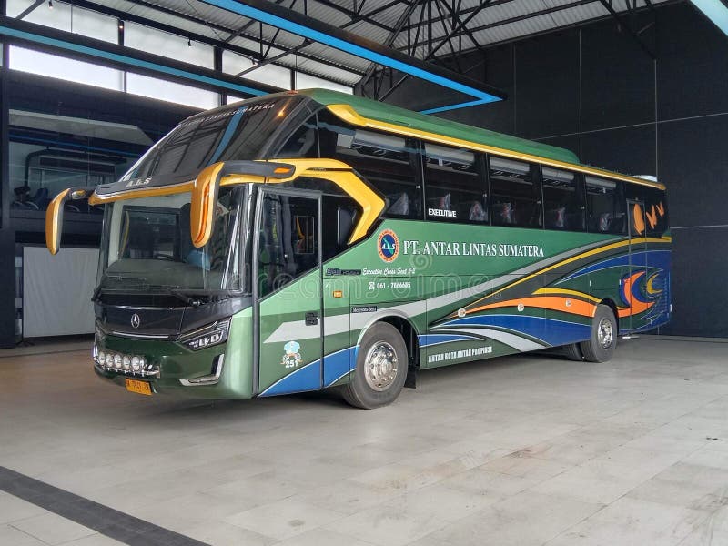 Well Prepared Bus ALS Company. Ready for a Trip. Editorial Photography ...