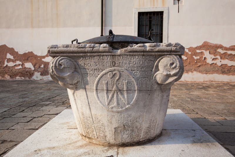A Well in Venice, Italy from 1059 Stock Image - Image of xlviiii ...