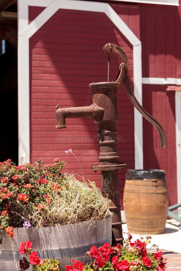 Old Well Water Pump In A Farm Stock Photo - Image of farm, iron: 7522510