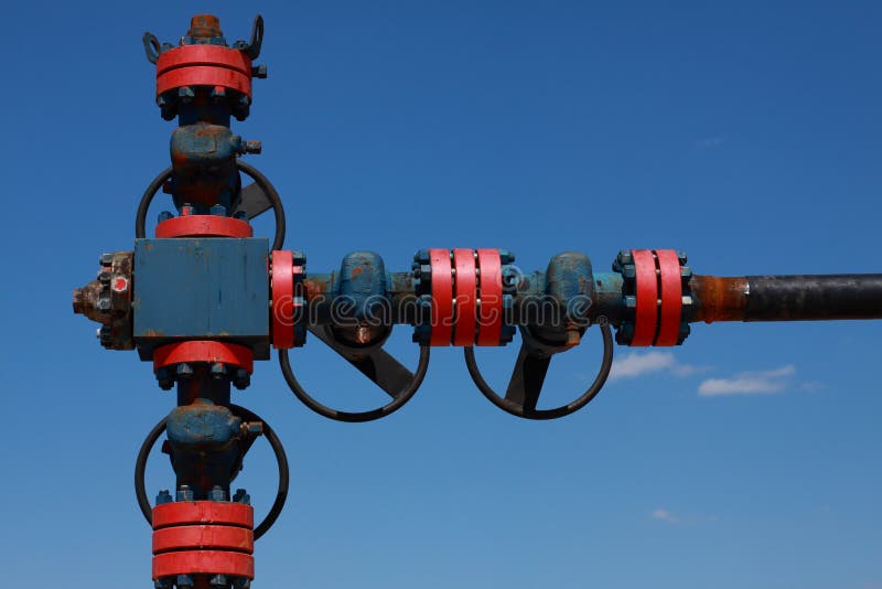 Wellhead stock image. Image of drilling, gasoline, blue - 20904947