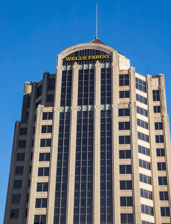 Wells Fargo Tower Building, Roanoke, Virgínia, EUA Foto de Stock ...