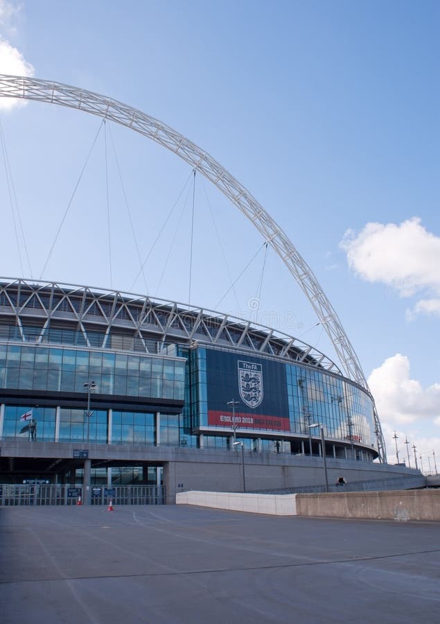 Wembley Stadium at a Sunny Day Editorial Image - Image of landscape ...