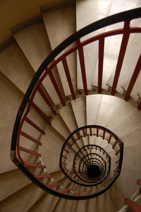 Wenteltrap stock afbeelding. Image of monument, kromme - 31136001