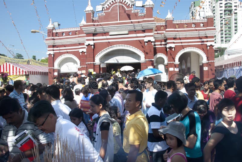 Devotees at Crowded & Brightly Lit Shwedagon Pagoda in the Evening ...