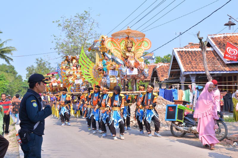 West Java Traditional Dance Accompaniment Editorial Photography - Image ...