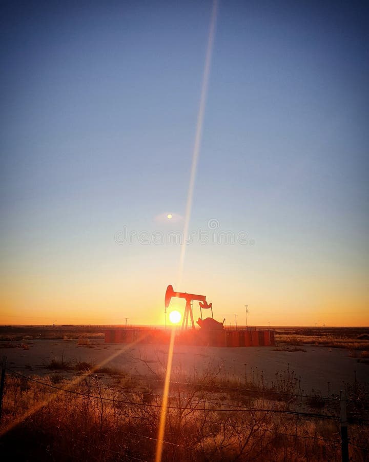 West Texas Dawn stock photo. Image of wind, pump, lighting - 184699974