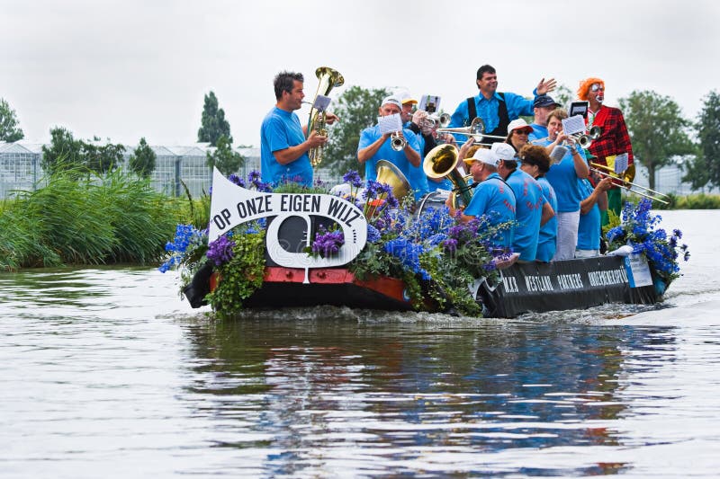 Westland Floating Flower Parade 2009 Editorial Photo - Image of ...