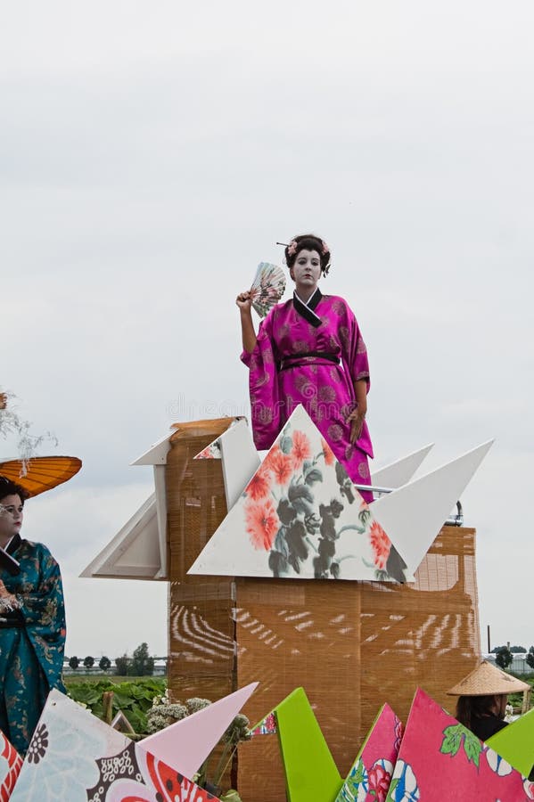 Westland Floating Flower Parade 2010 Editorial Photo - Image of ships ...