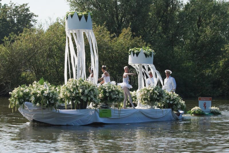 Westland Floating Flower Parade 2011 Editorial Photography - Image of ...