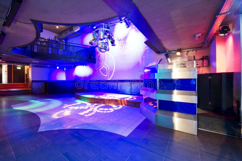 Klub nocny obraz stock. Obraz złożonej z koktajl, alkoholiczka - 30485279