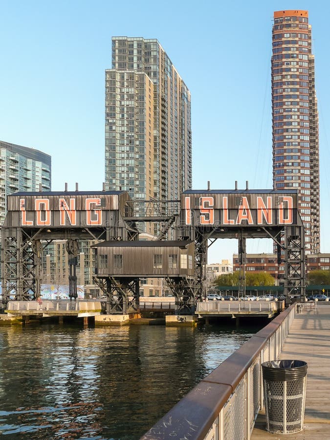 Wharf crane at Long Island stock image. Image of waterfront - 66633867