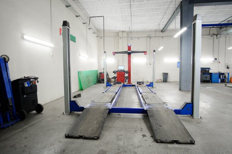 Wheel alignment equipment stock image. Image of disc - 82948925