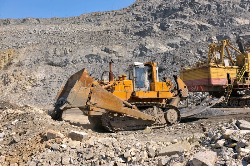 Wheel loader machine stock photo. Image of outdoors, equipment - 32836626