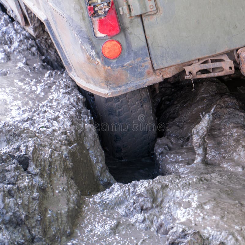 Wheel Suv Stuck Deep Mud Impassable Country Road Stock Photos - Free ...