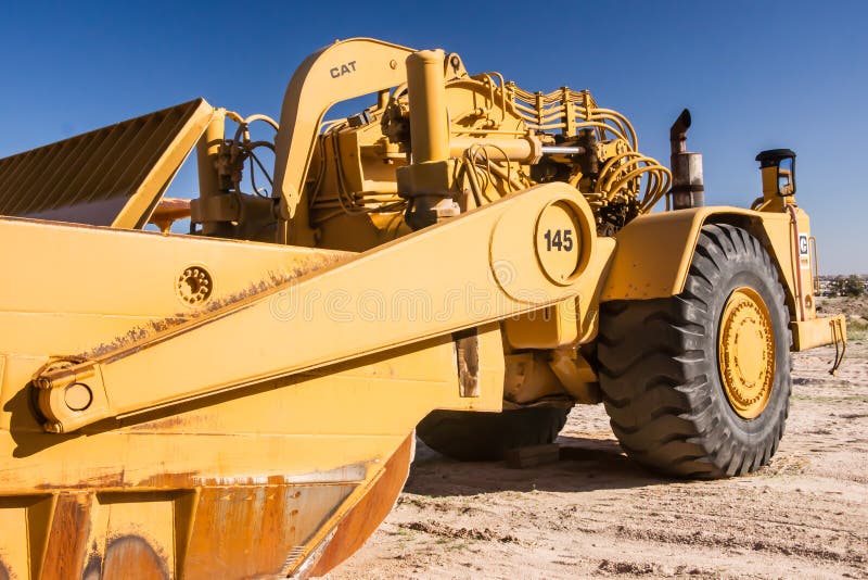 Wheeled Tractor Scraper editorial image. Image of hauling - 29568435