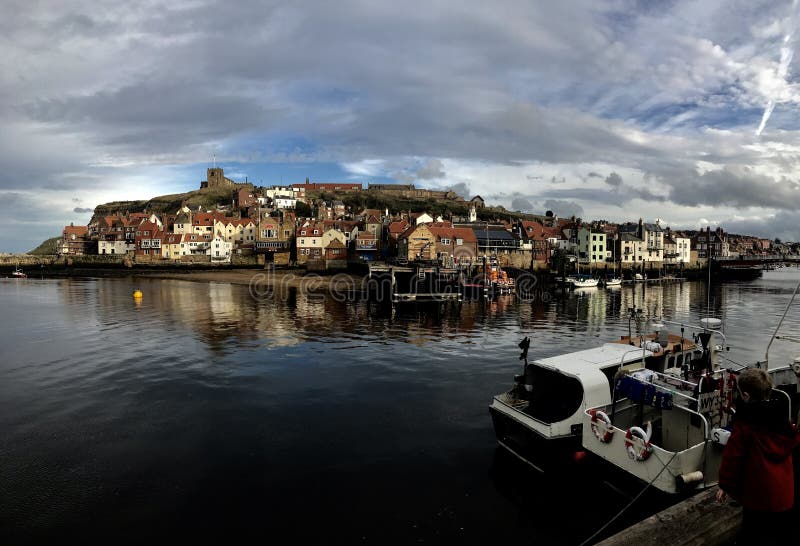 Whitby bay harbour editorial image. Image of october - 118427650