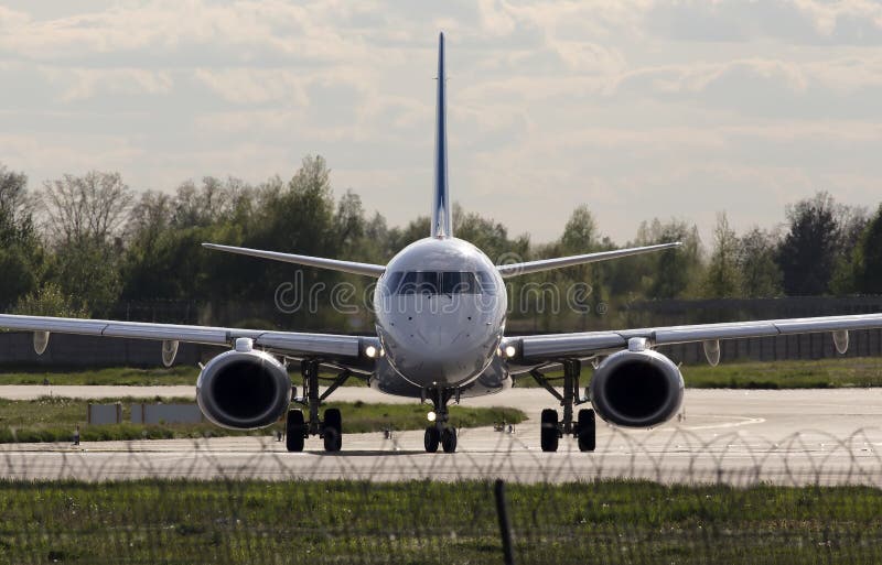 Front Landing Gear of Big Passenger Aircraft, Close-up Editorial ...