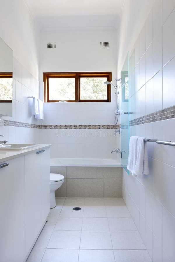 White Ceramic Bathroom Tile Ideas