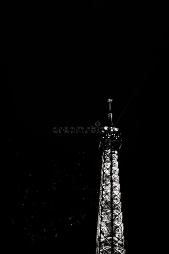 Eiffel tower night glow editorial photo. Image of light - 343589451