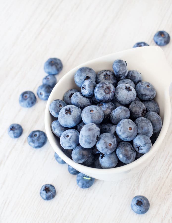 White Bowl Cup with Fresh Ripe Blueberries Stock Image - Image of ...