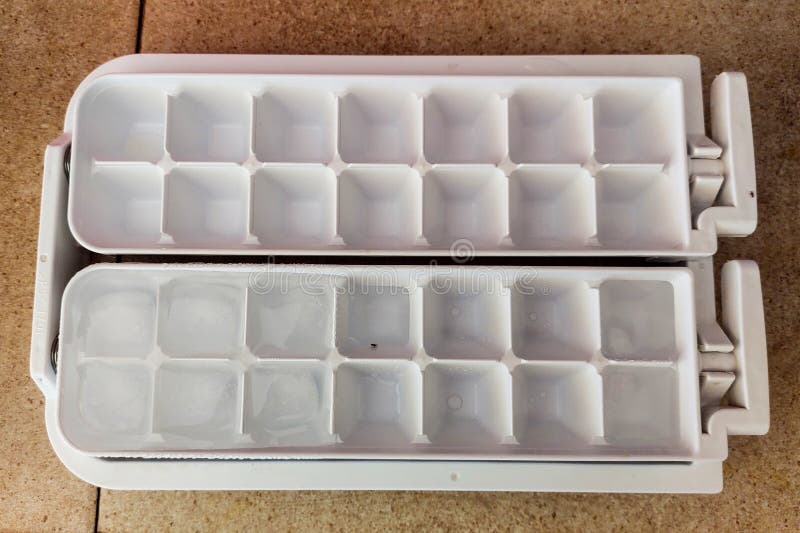 White Crystal Ice Holder Table Stock Photos - Free & Royalty-Free Stock ...