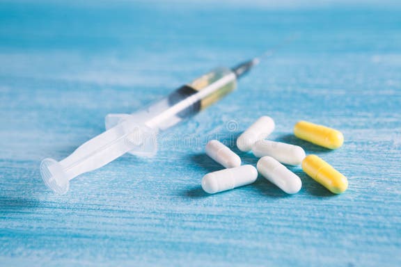 White Dope Powder on the Table Stock Image - Image of crisis, needle ...