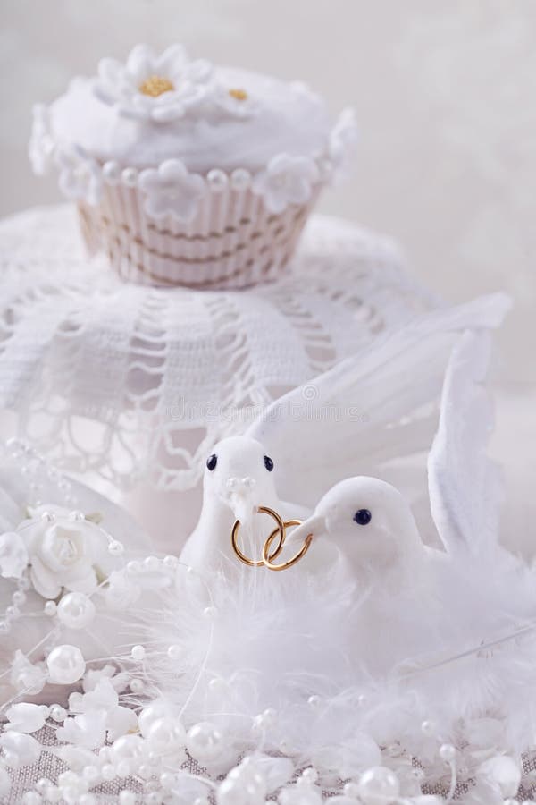 White Doves With Rings Royalty Free Stock Photo - Image: 31015095