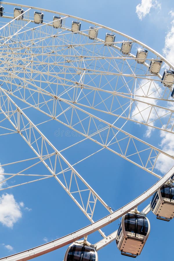 White Ferris Wheel on Blue Sky Editorial Stock Photo - Image of midtown ...