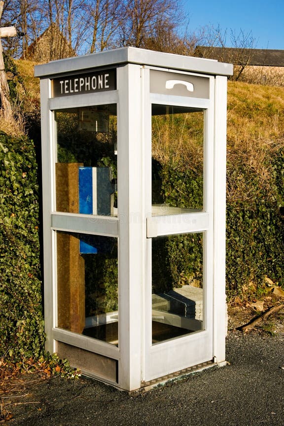 615 Classic Vintage White Phone Booth Stock Photos - Free & Royalty ...
