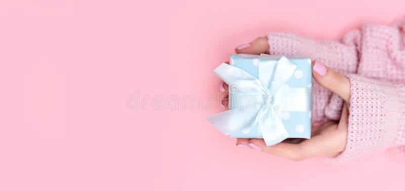 Little Girl Pink Bow Packing Cubes Stock Photos - Free & Royalty-Free ...
