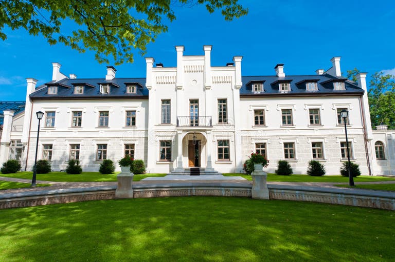 1,531 Massive Tree House Stock Photos - Free & Royalty-Free Stock ...