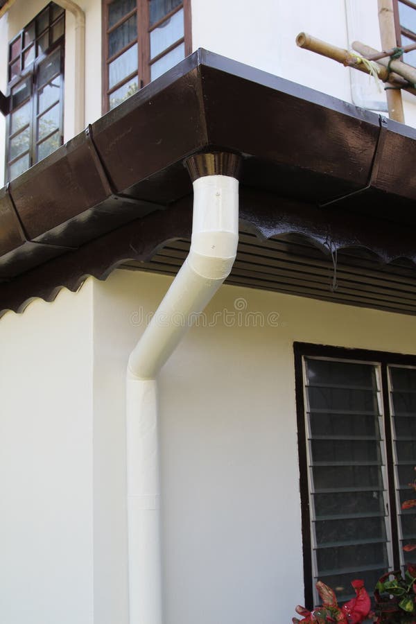 White house stock image. Image of roof, estate, living - 65131991