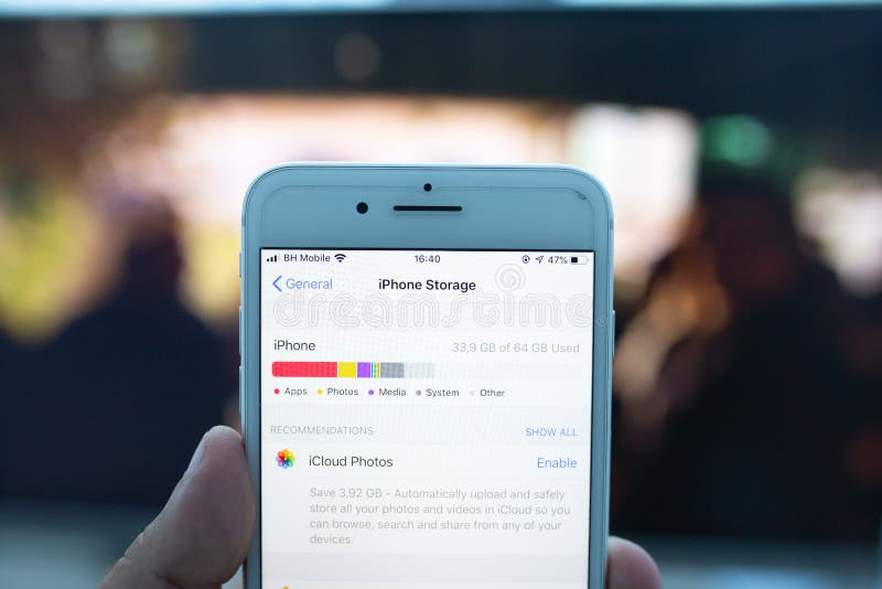 White IPhone 8 Plus Interface, Storage Details Editorial Photography ...