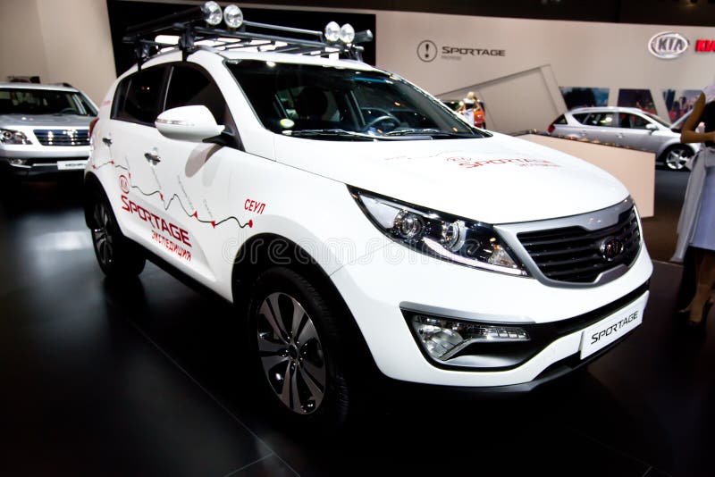 White Jeep Car Kia Sportage Editorial Stock Photo - Image of tyre, disc ...