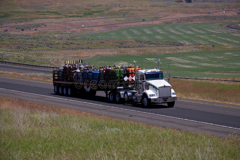 White Kenworth / Loaded Flatbed Stock Image - Image of flatbed, outdoor ...