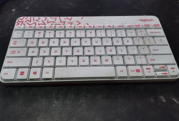 White Keyboard Logitech editorial photo. Image of keyboard - 267399371