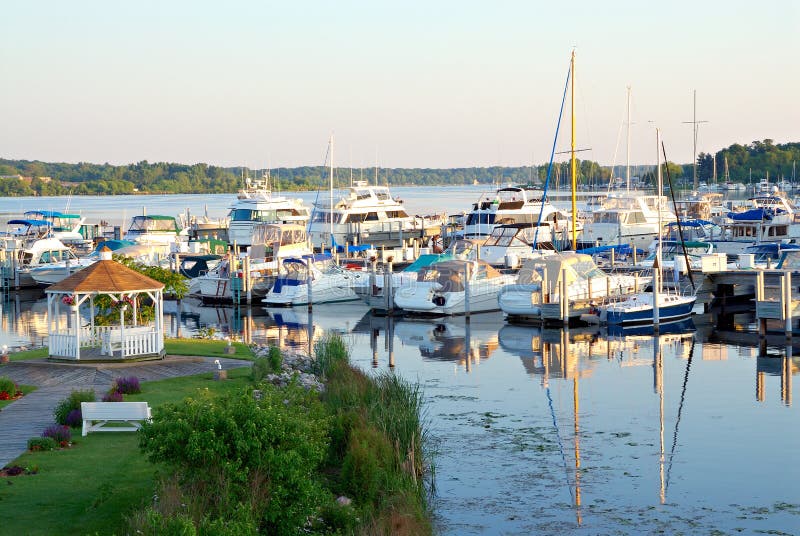 Pontoon Boats at Grayson Lake Marina Editorial Stock Photo - Image of ...