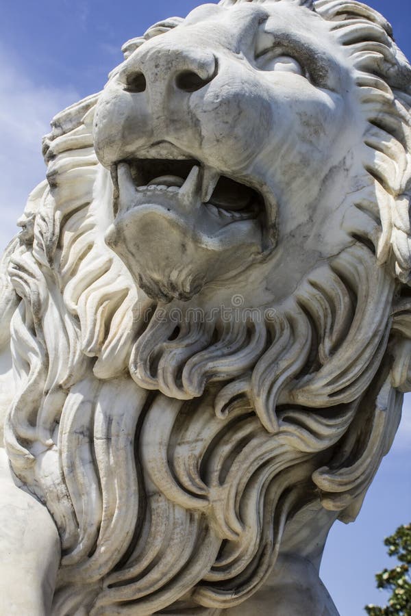White Marble Lion Sculpture Stock Photo - Image of sculpture, palace ...