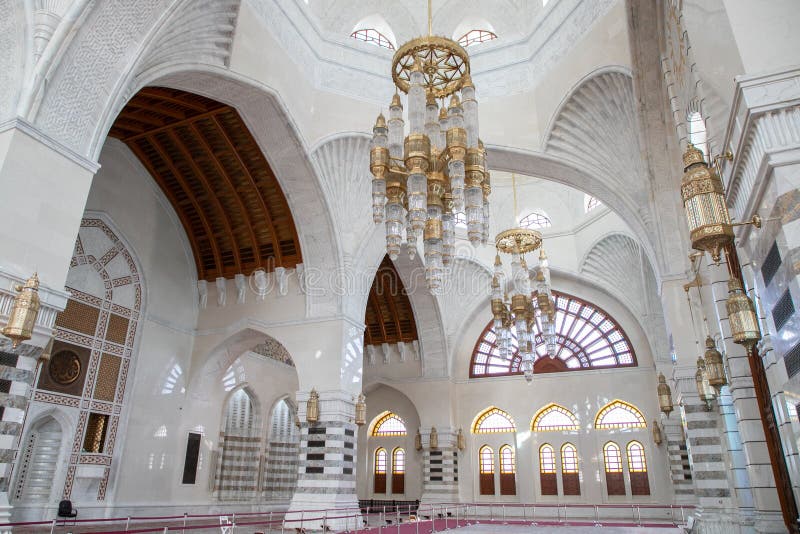 White Mosque, Muscat, Oman editorial photo. Image of minaret - 267201066