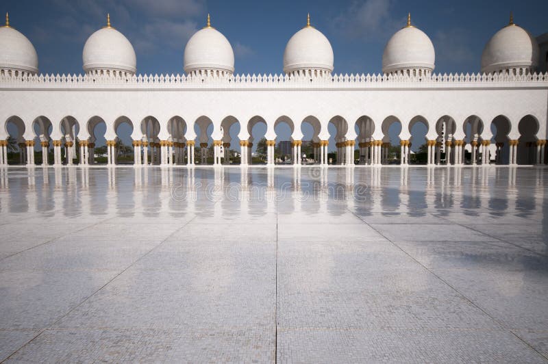 White Mosque stock image. Image of columns, mosque, muslims - 90984703
