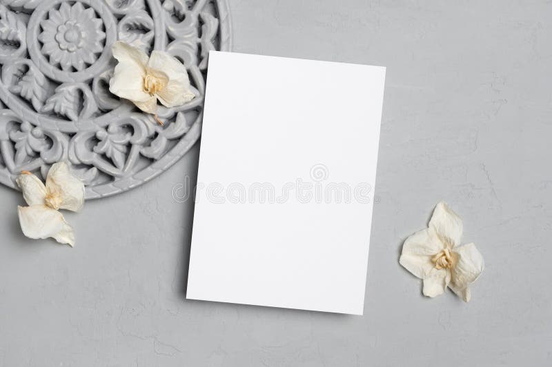 White Paper Card Mockup, Blank Invitation Card with Copy Space Stock ...