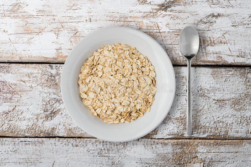 White Plate with Oat Braids Stock Image - Image of flake, paint: 140729561
