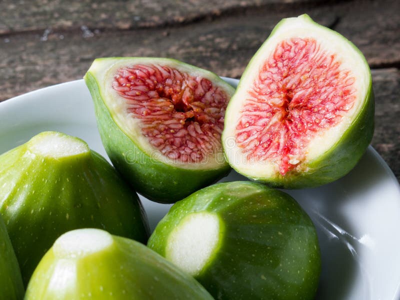 Plate of figs stock image. Image of juicy, italy, ripe - 129168677