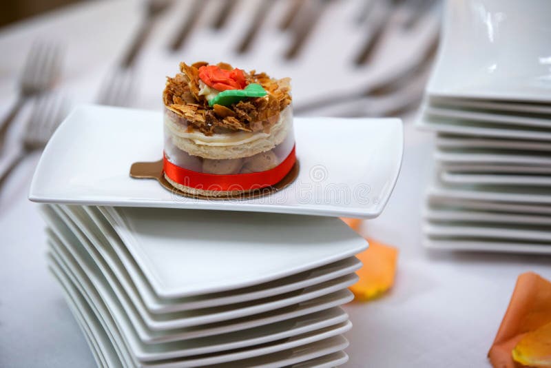 White Rectangular Ceramic Plate Picture. Image: 82963036