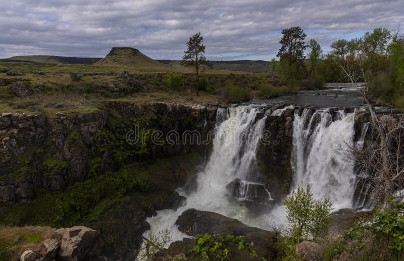 White River Falls in Spring Stock Photo - Image of falls, clouds: 115860146